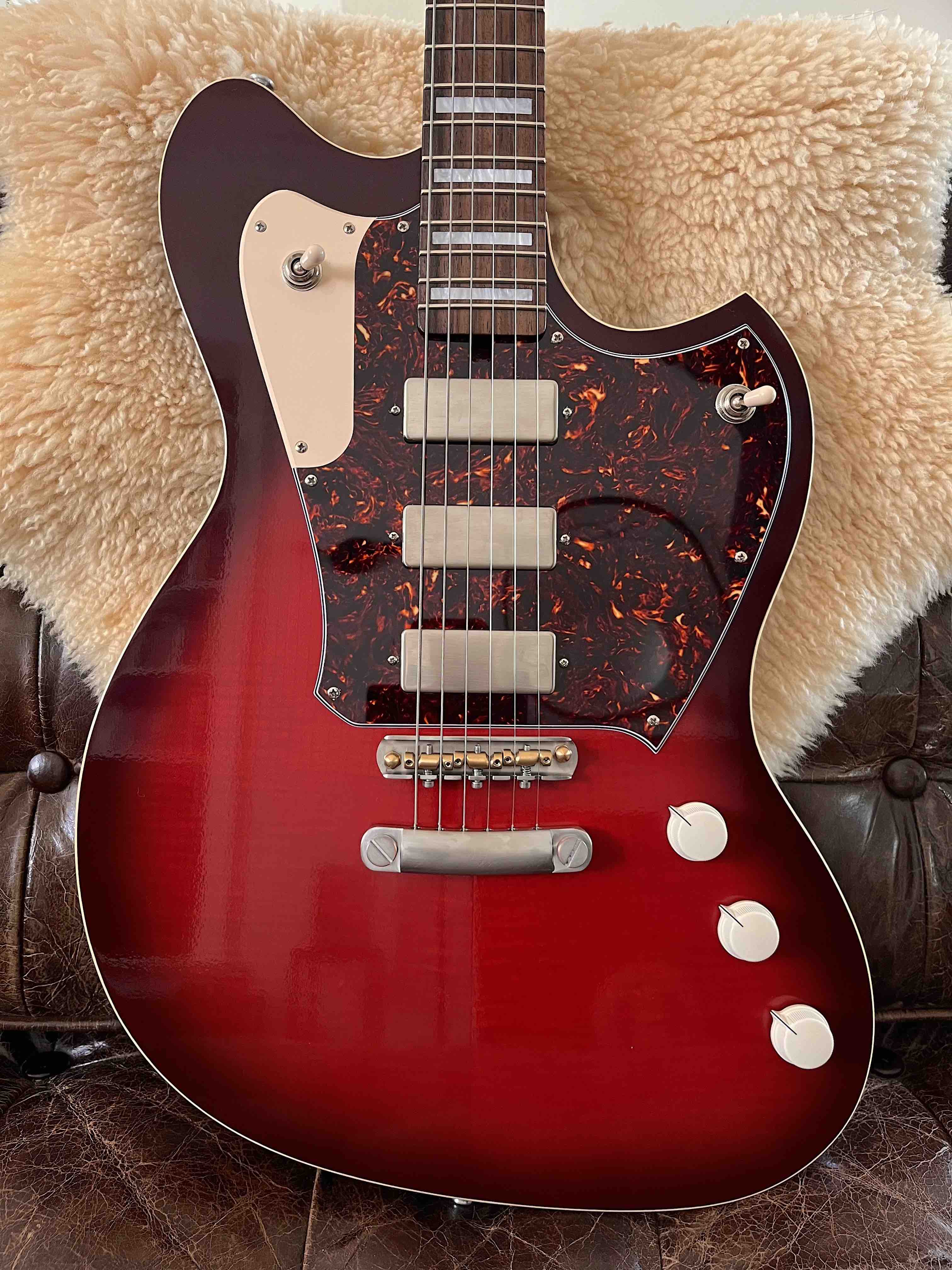 Albatross III - Memphis Red Burst – Zephyr Guitars